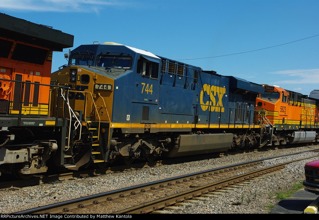 CSX 744